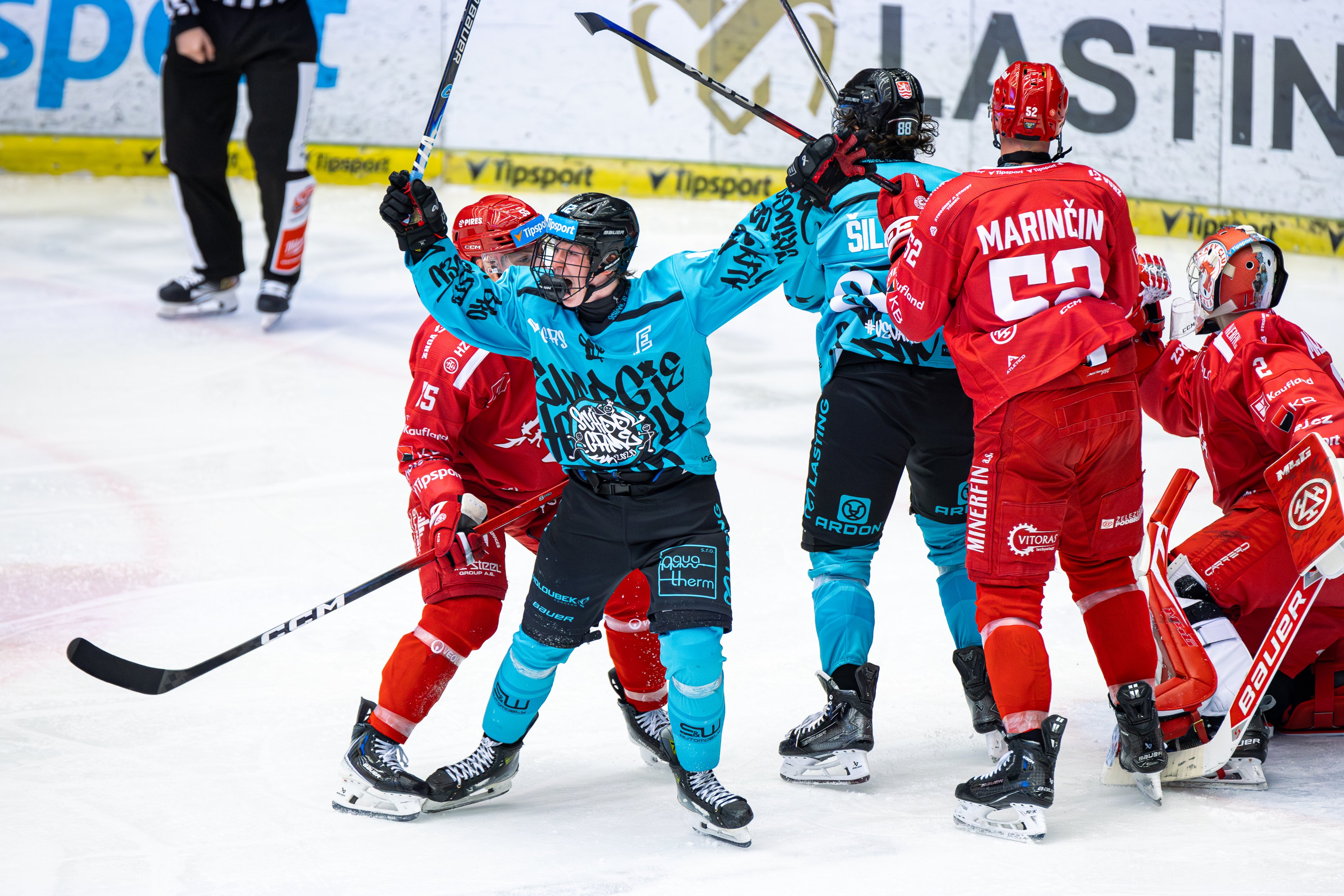 Trochu bolely uši, ale atmosféra byla neskutečná, říká Petr Tomek | HC ...